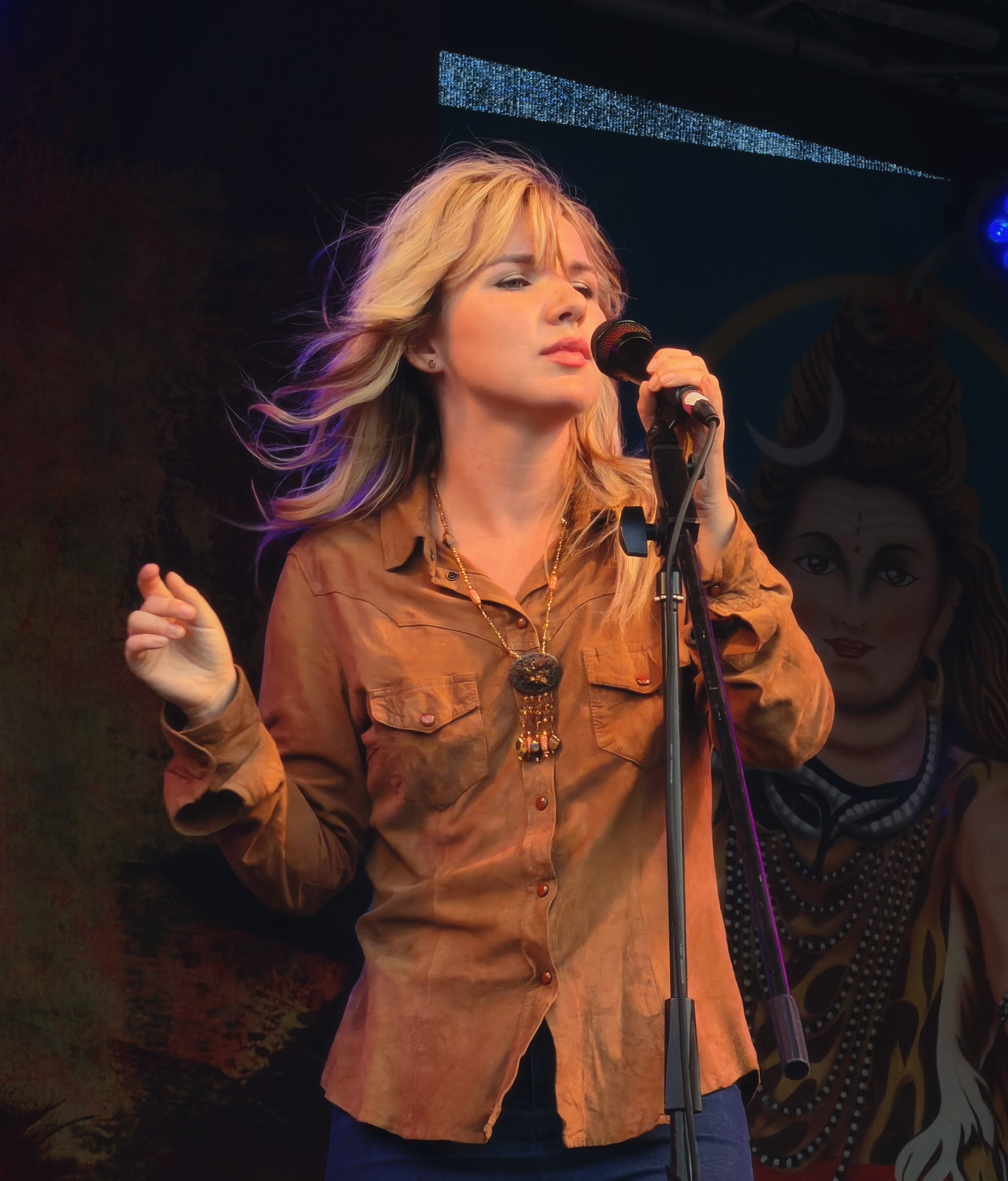 New band, new momentum for singer-songwriter Hattie Chandler